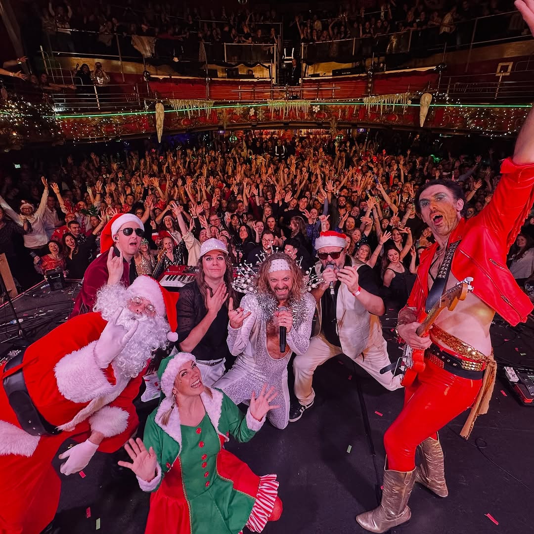 MASSAOKE – The Original Live Band Singalong – Hackney Bridge